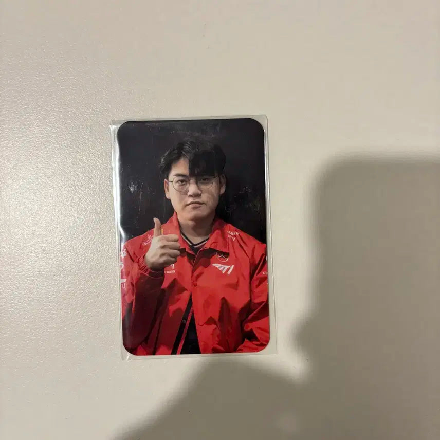 [BUNJANG] T1 Gumayusi On-site Cheer Booth Photocard Poca wts/ 티원 T1 구마 – HALLYUSUPERSTORE