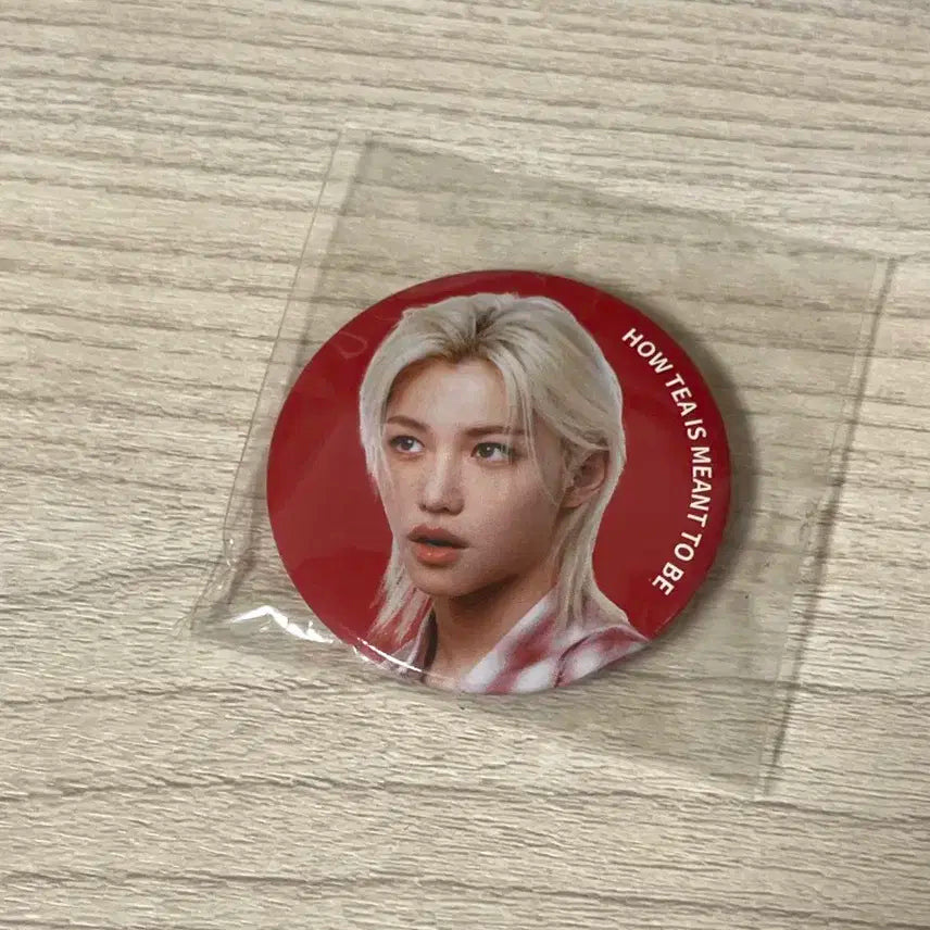 [BUNJANG] Felix Gong Cha Badge / 필릭스 공차 뱃지 – HALLYUSUPERSTORE