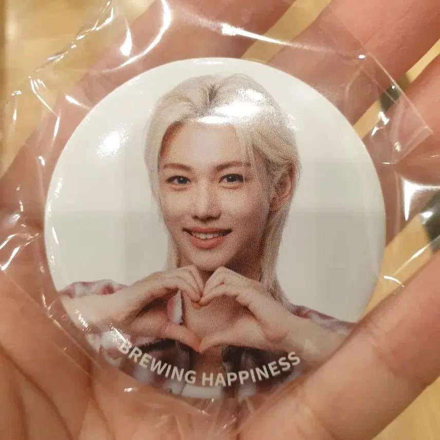 [BUNJANG] Stray Kids Felix Goods Gong Cha Collaboration Can Badge / 스트 ...