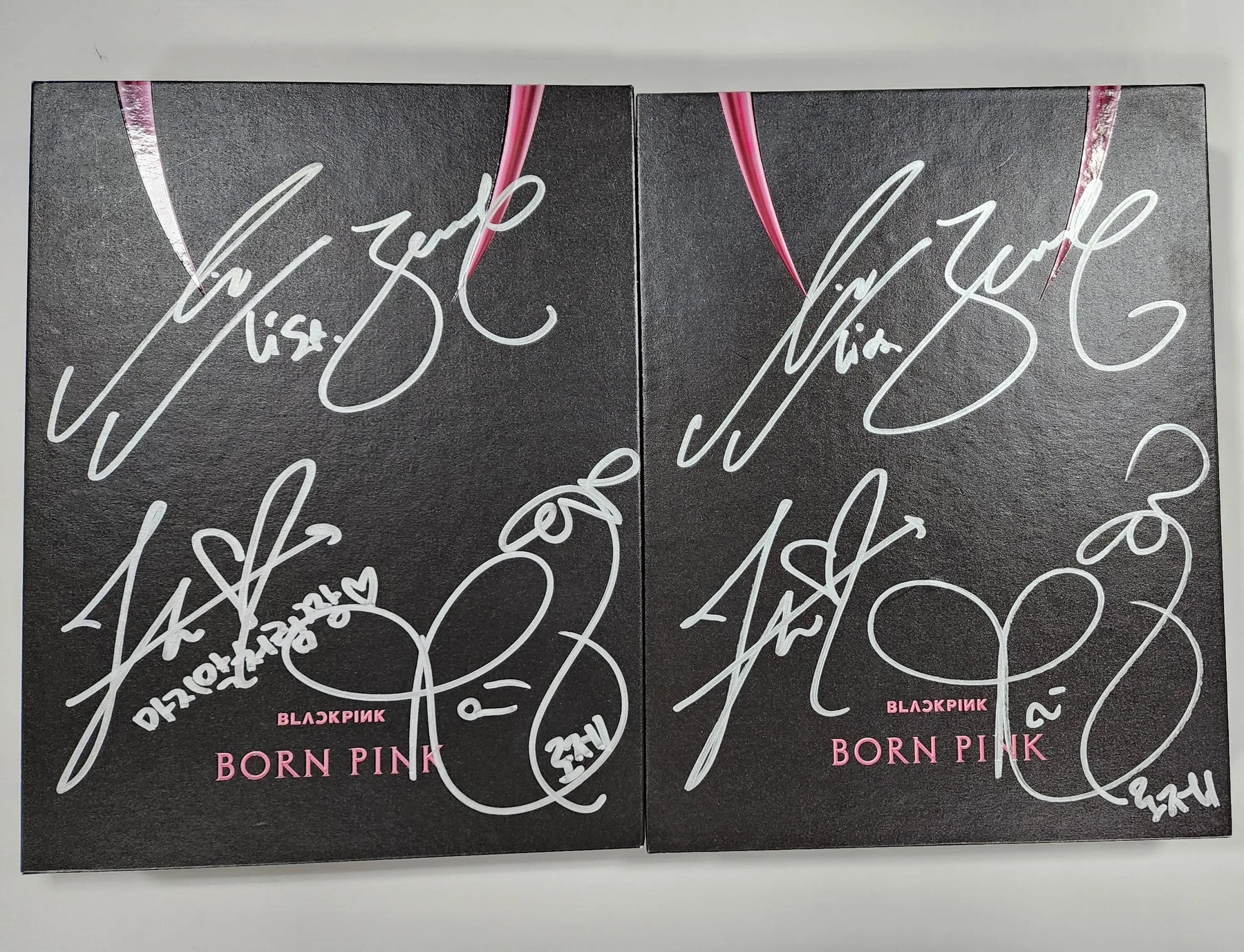 BLACK PINK "Born Pink" - Hand Autographed(Signed) Album ...