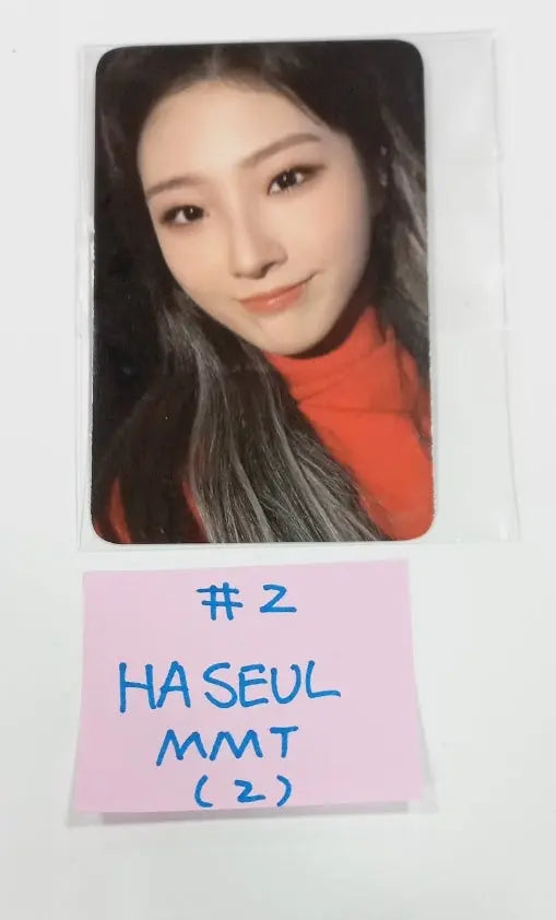 LOONA "LOONATHEWORLD" IN SEOUL Photobook - Official Photocard [Random – HALLYUSUPERSTORE