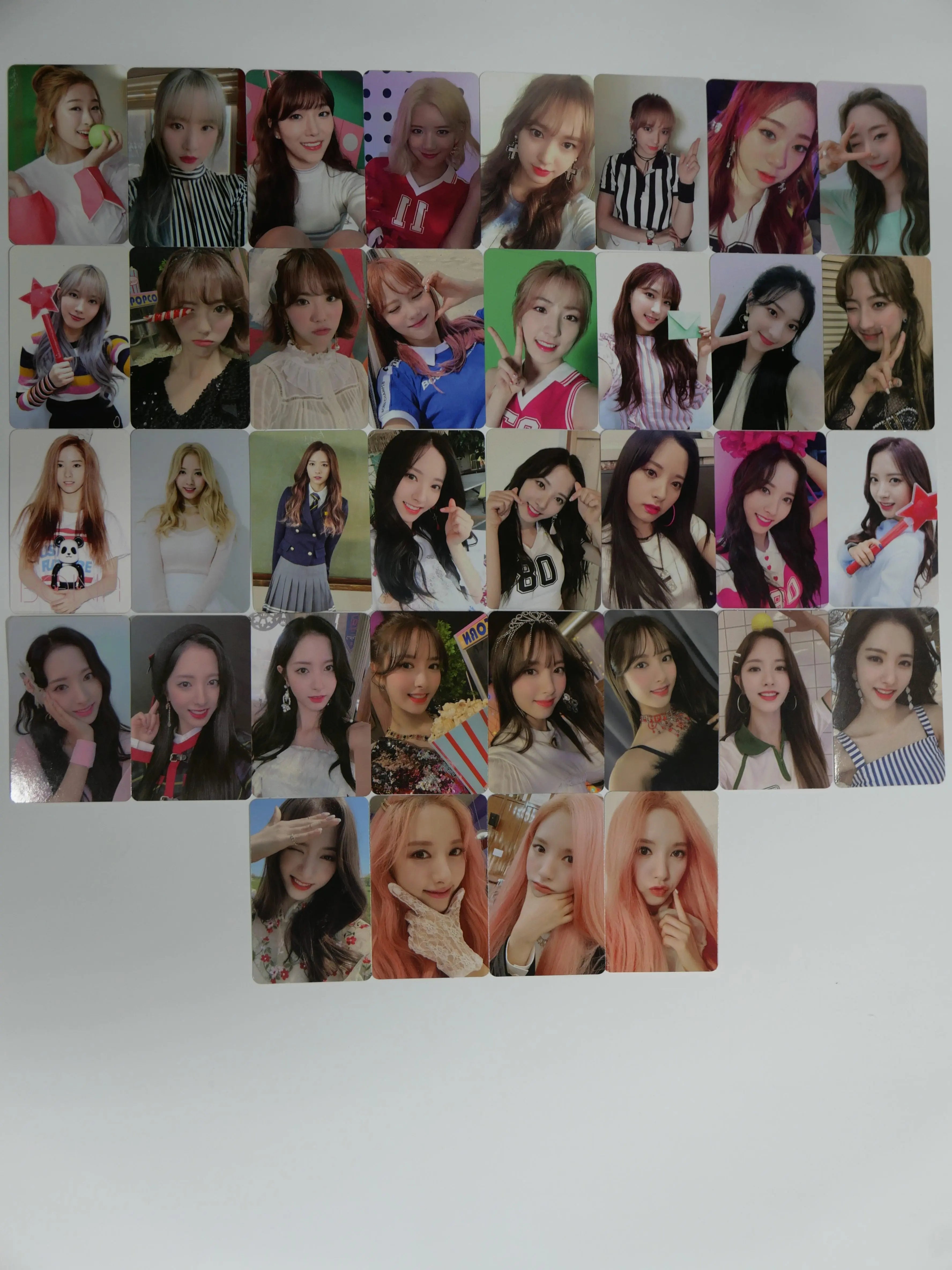 WJSN Cosmic Girls - Official Photocard (Old) – HALLYUSUPERSTORE