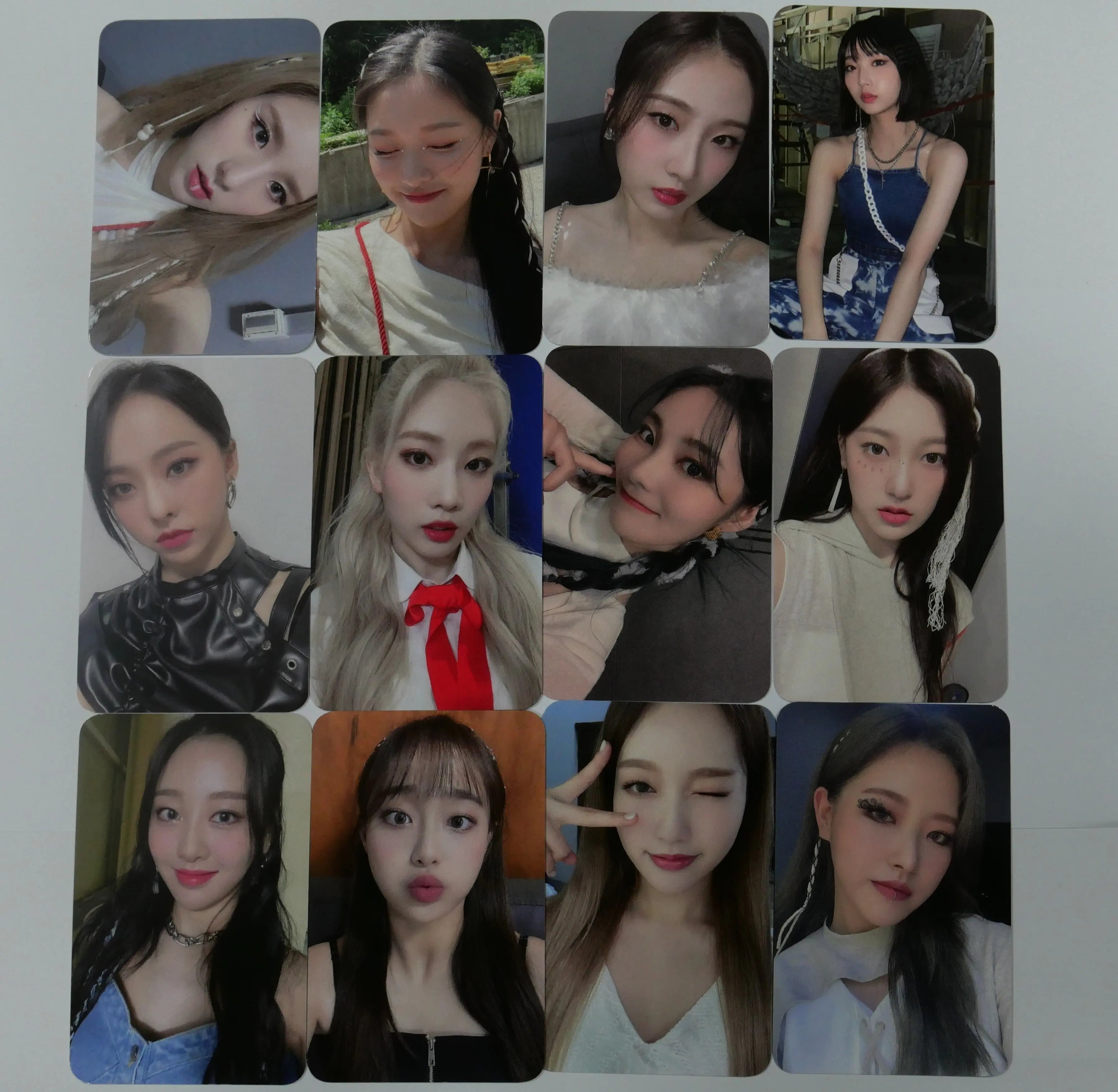 Loona '&' - MMT Fan Sign Event Photocard Round 2 – HALLYUSUPERSTORE