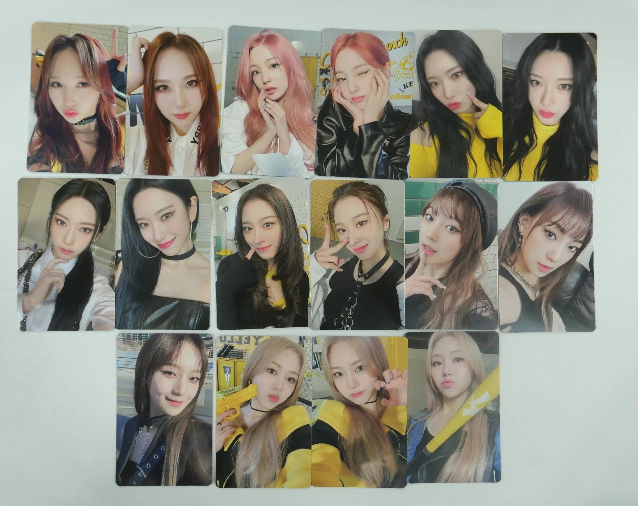 Rocket Punch 'Yellow Punch' - Official Photocard – HALLYUSUPERSTORE